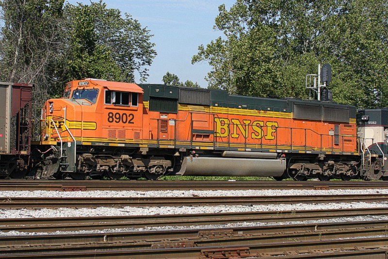 BNSF 8902